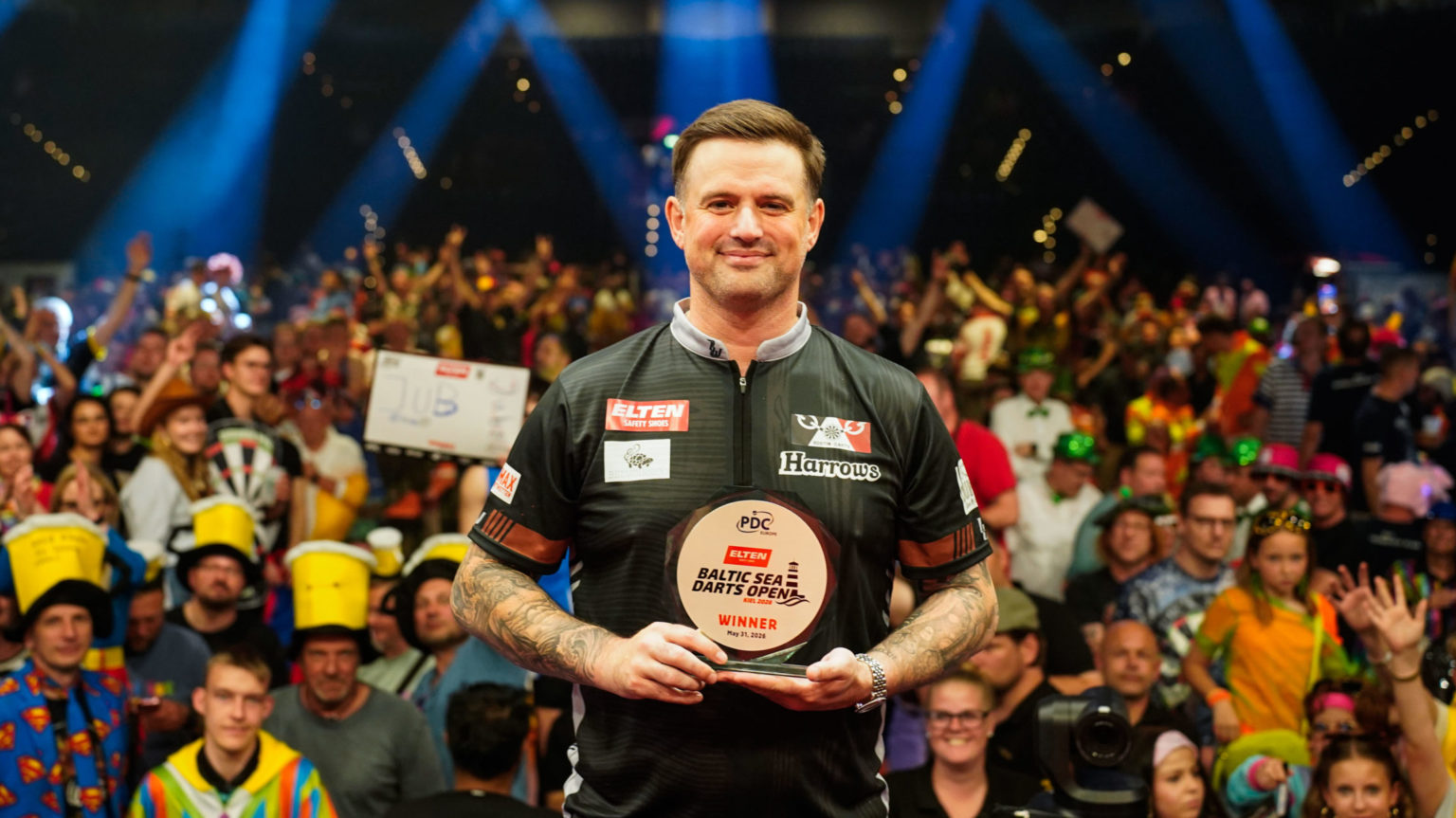 ELTEN Safety Shoes Baltic Sea Darts Open: Luke Woodhouse feiert ...